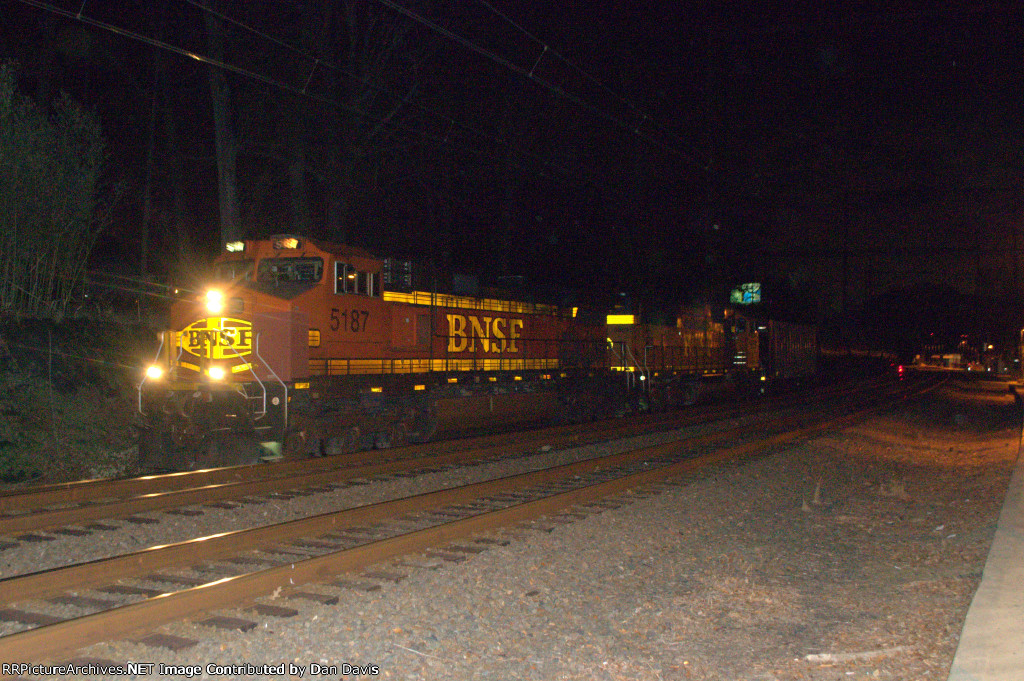 BNSF C44-9W 5187 leads K041-23